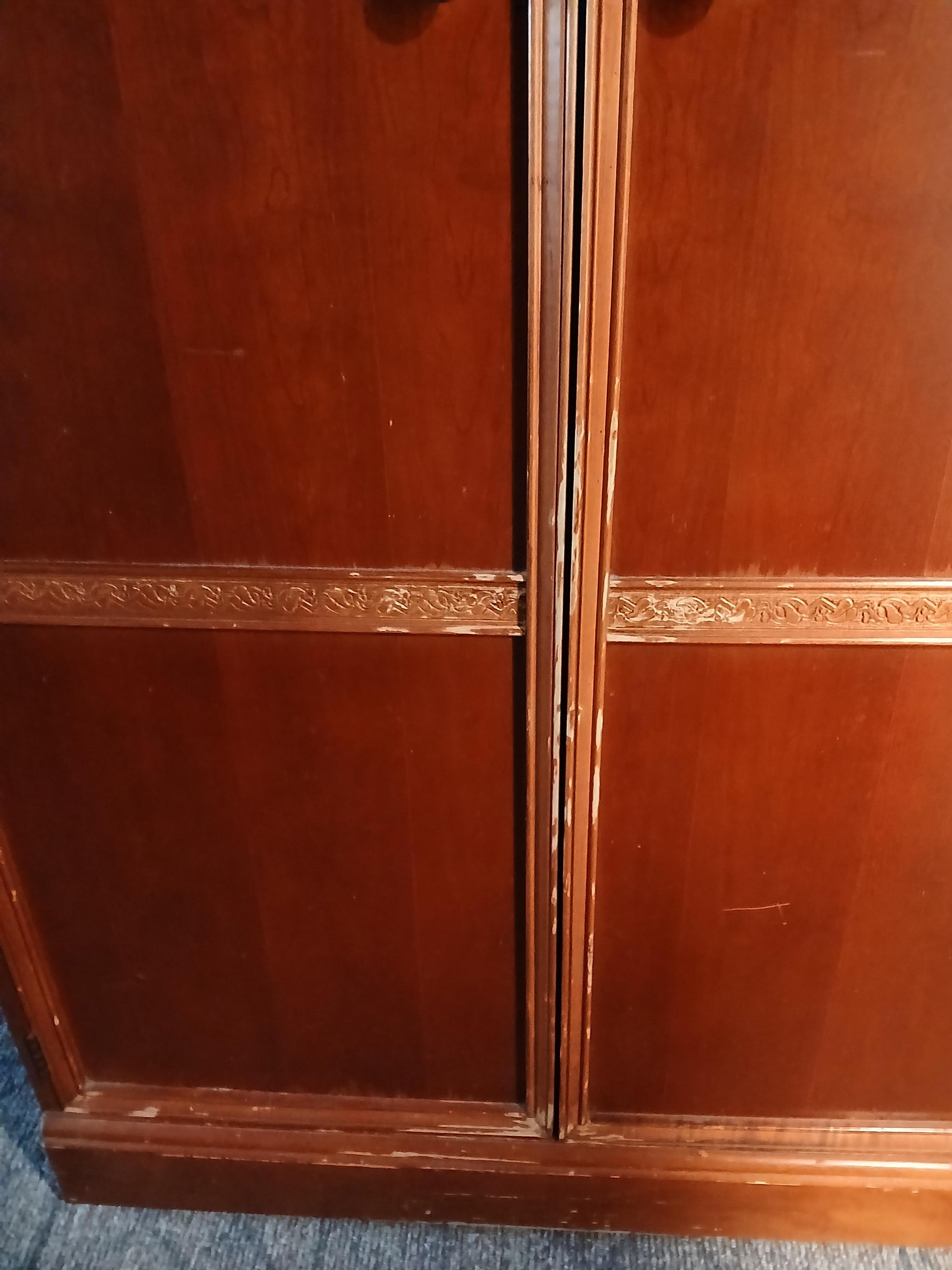 Very scratched furnature.