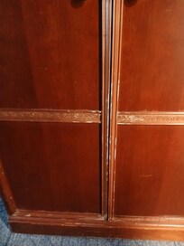 Very scratched furnature.