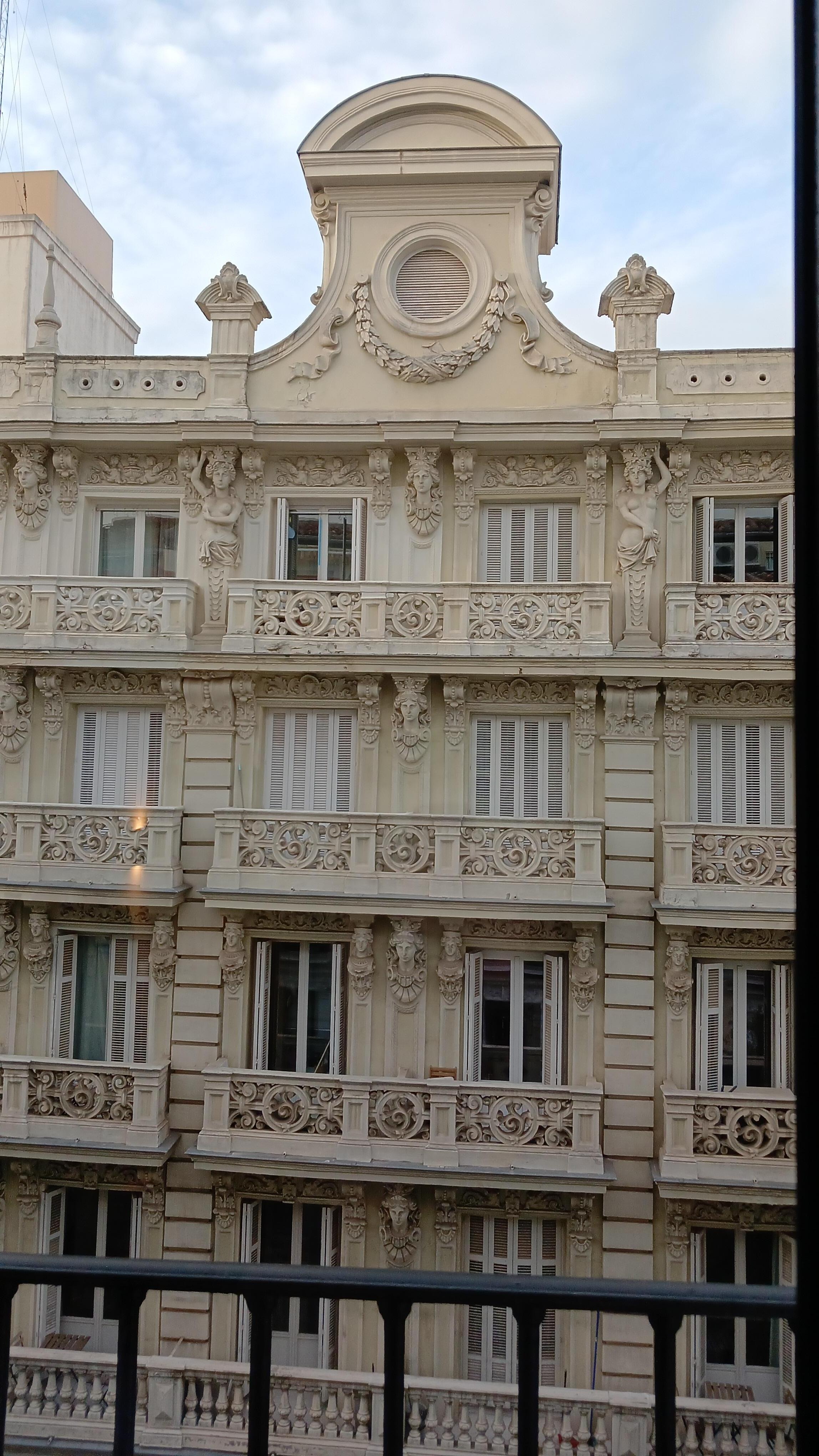 Prachtig uitzicht en centraal gelegen vlakbij Opera !