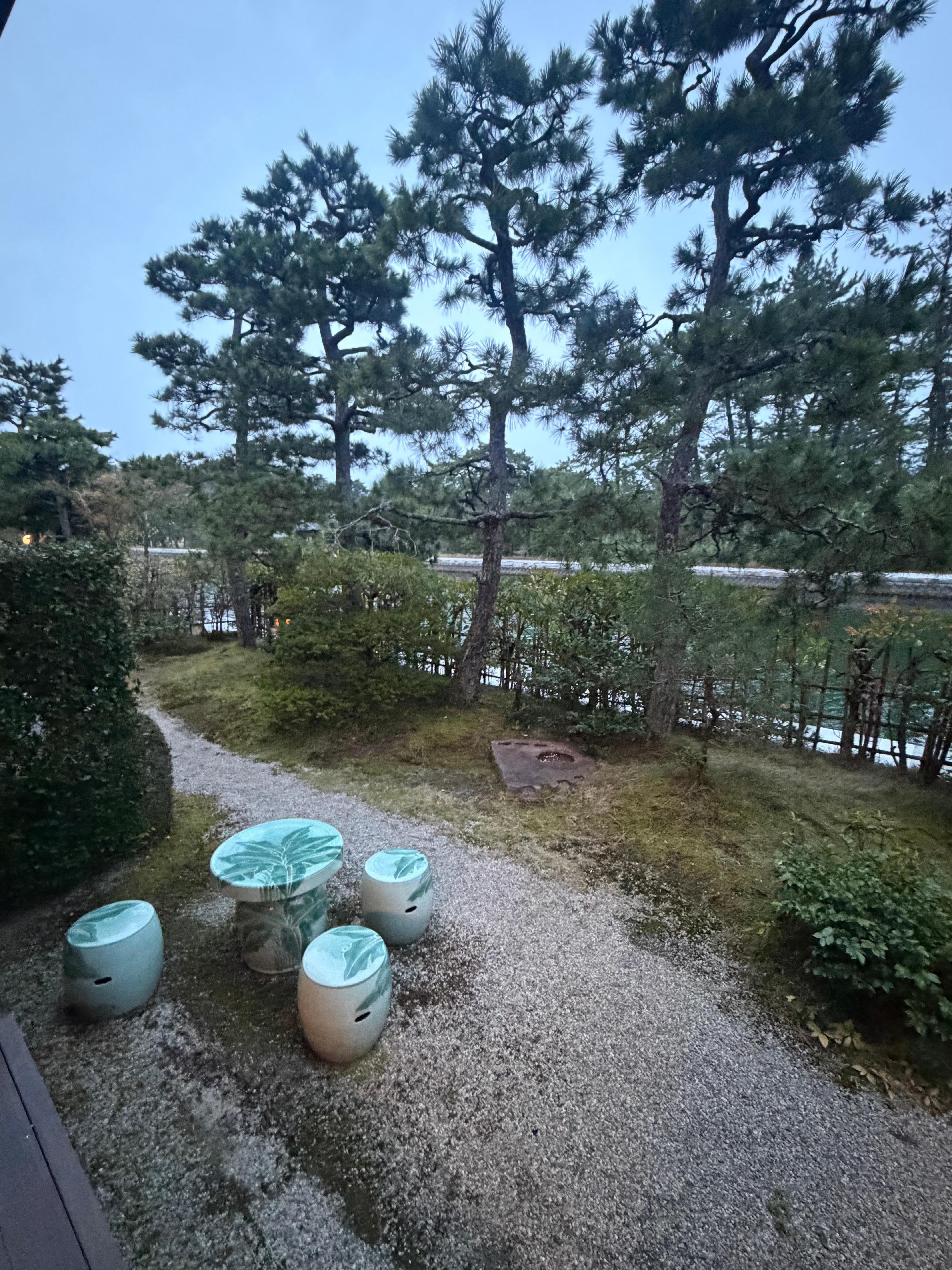 房間外面的小步道