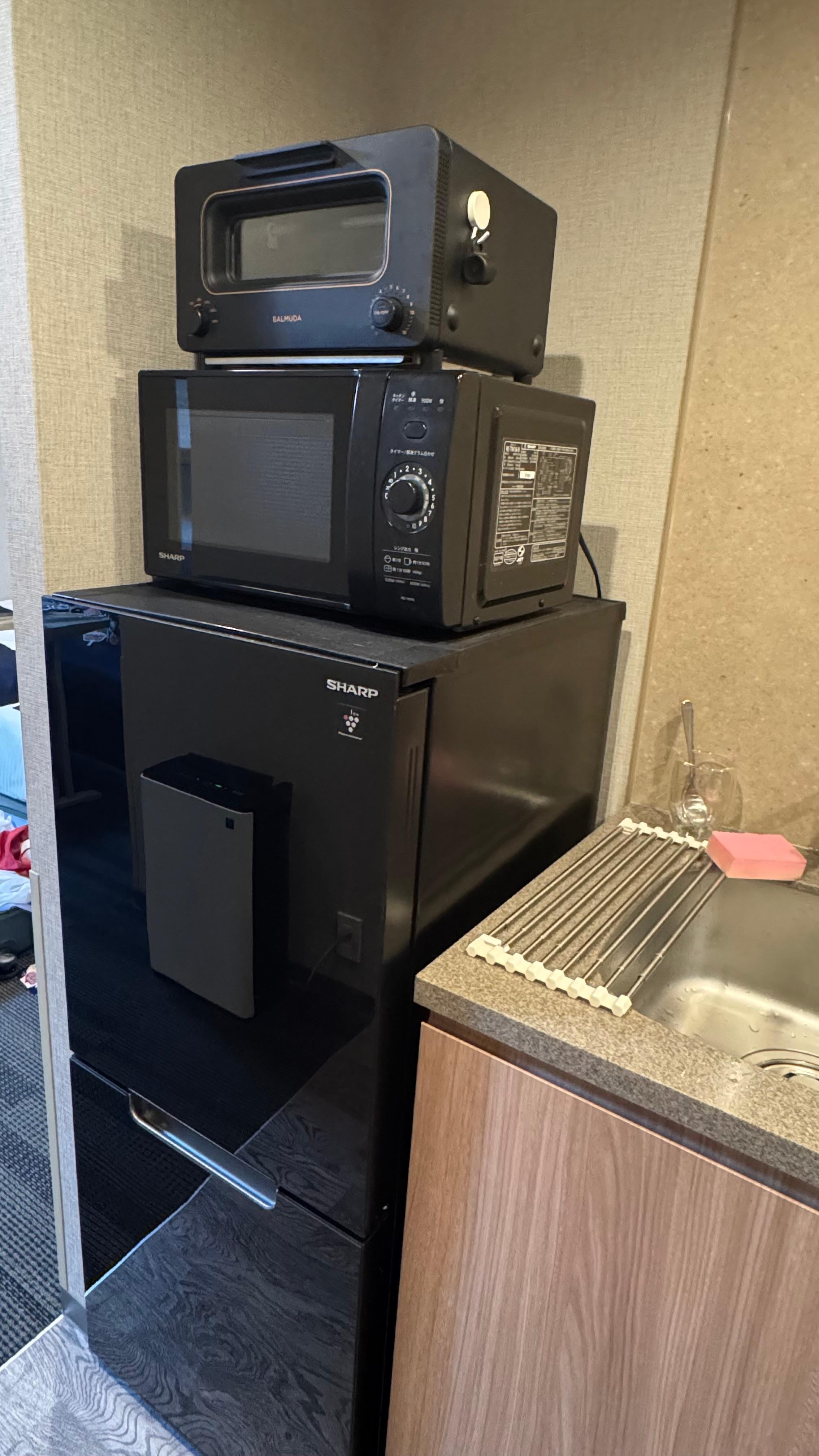 Good sized fridge with freezer section