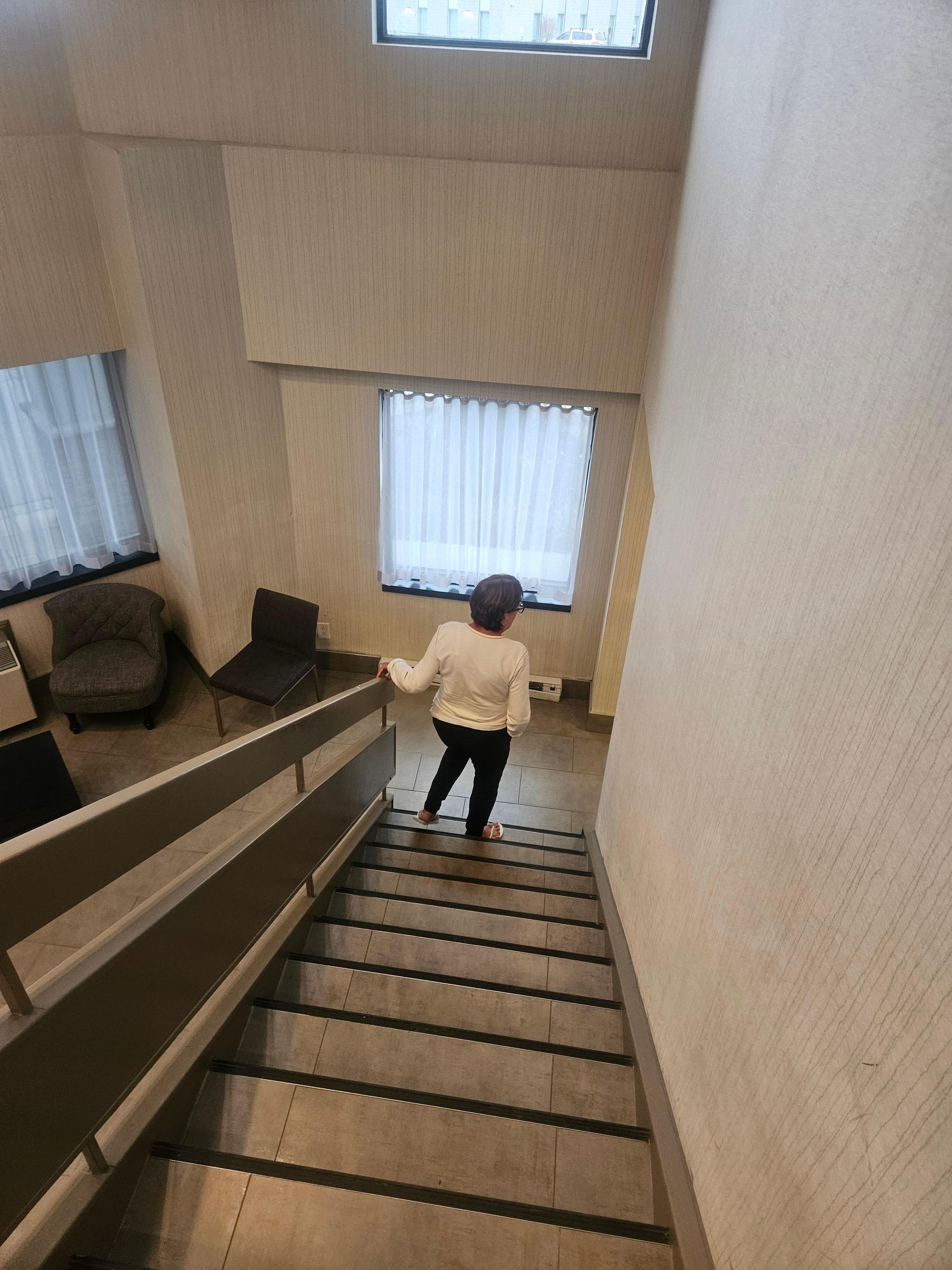 Very steep stairs to second floor,not good for those who have mobility or lots of luggage