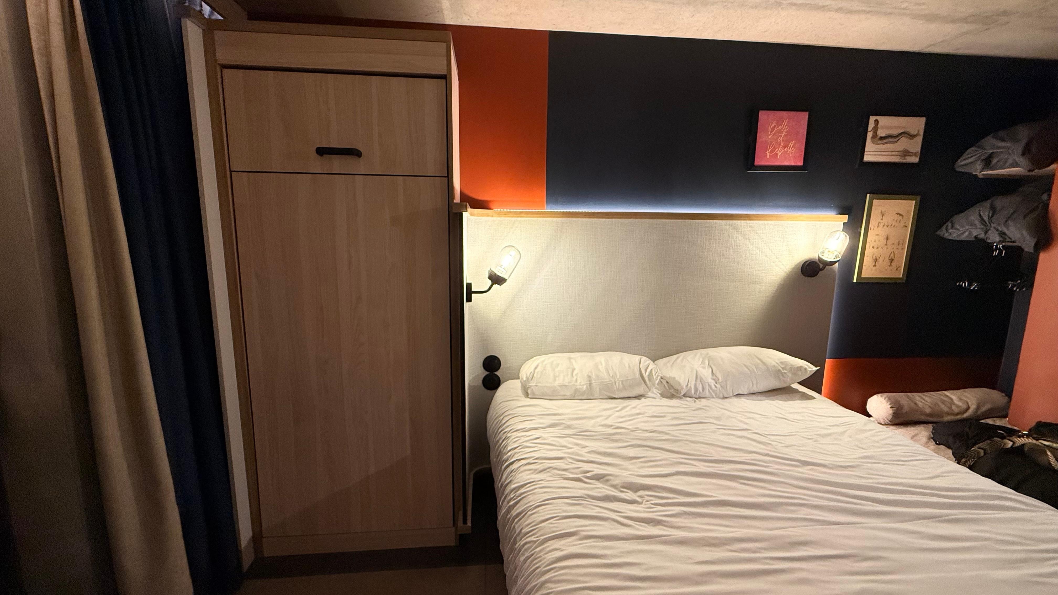 Lit double avec un lit simple escamotable 