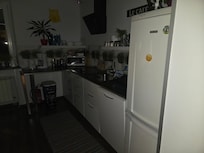 Kitchen (I didn't want to turn the light on; the lights DO work).