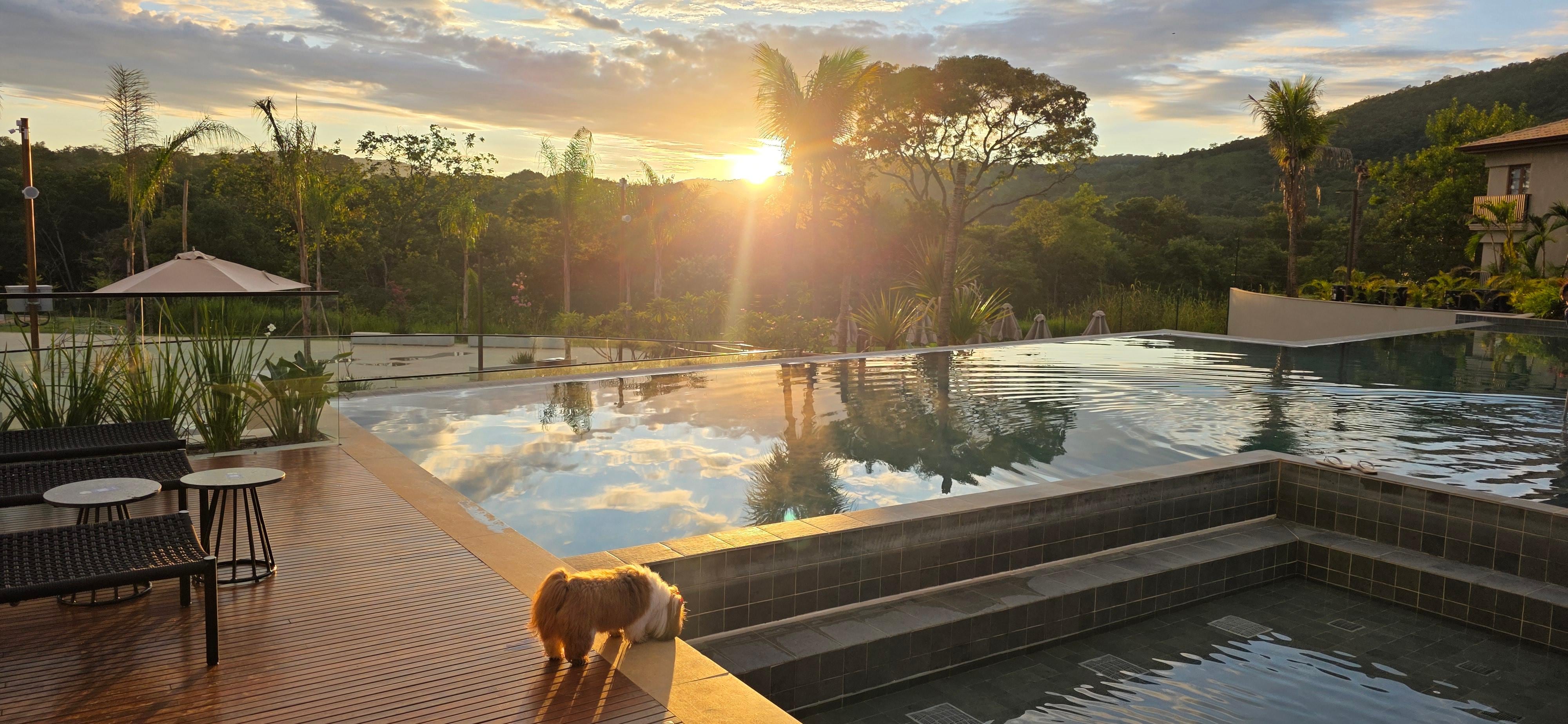 Piscina e hidromassagem.