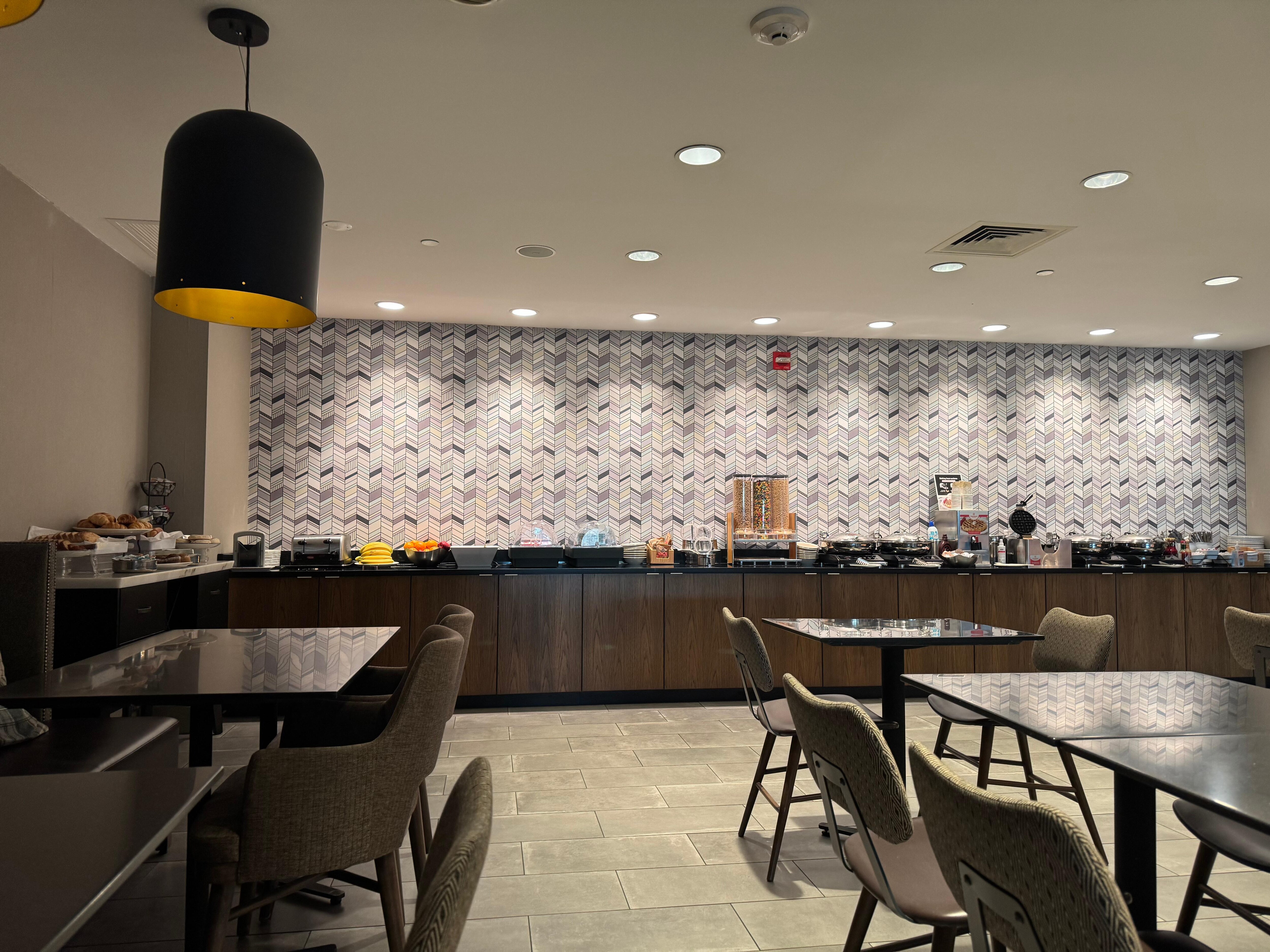 Breakfast Room 