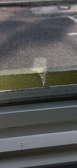 We were told to open the window instead of turning on the split unit in the room.