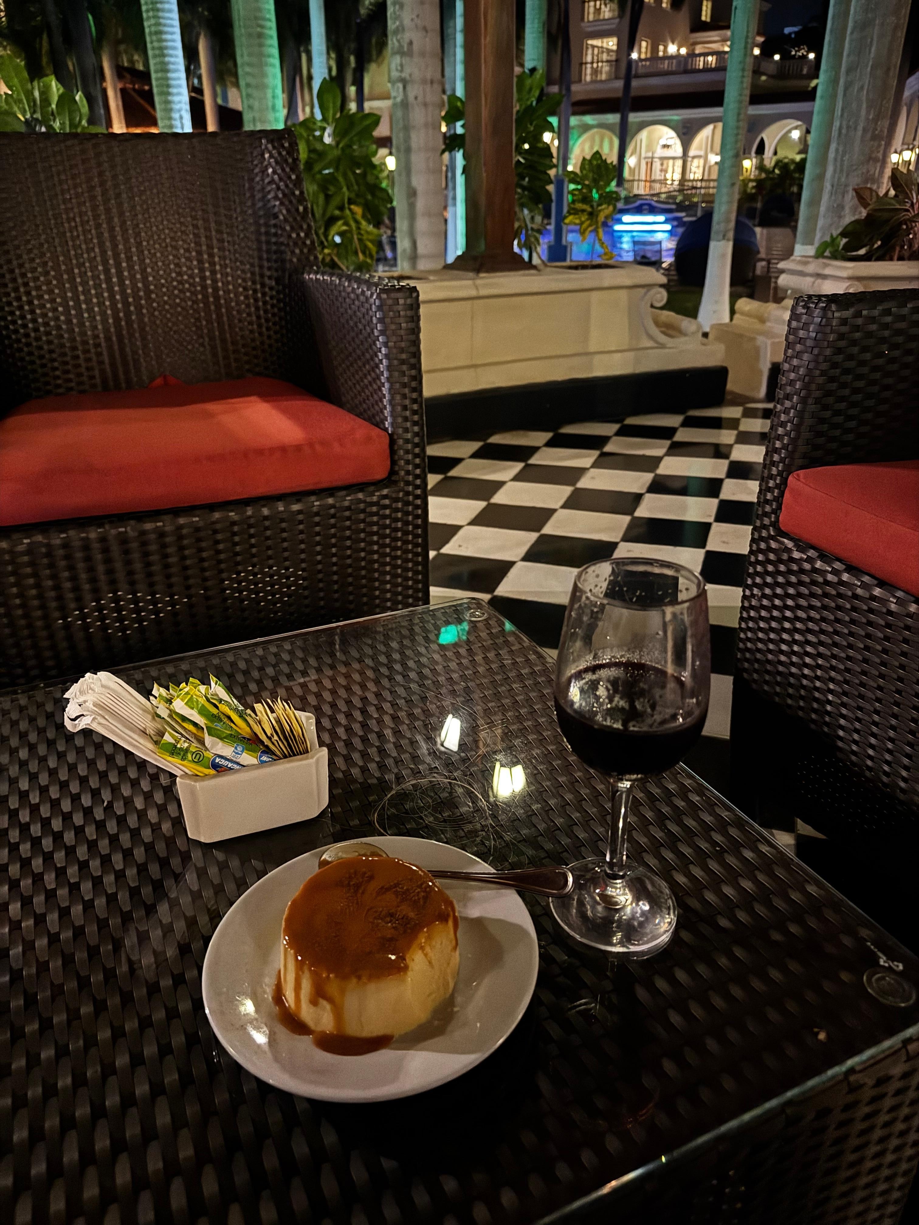 Flan de leche and vino!