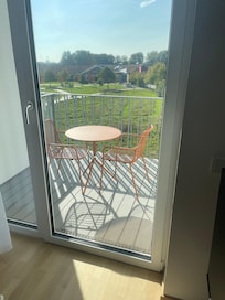 Aussenbereich mit Tischchen