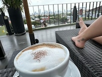 Kaffe från pool baren