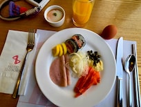 숙박객 12,000원, 호텔 조식