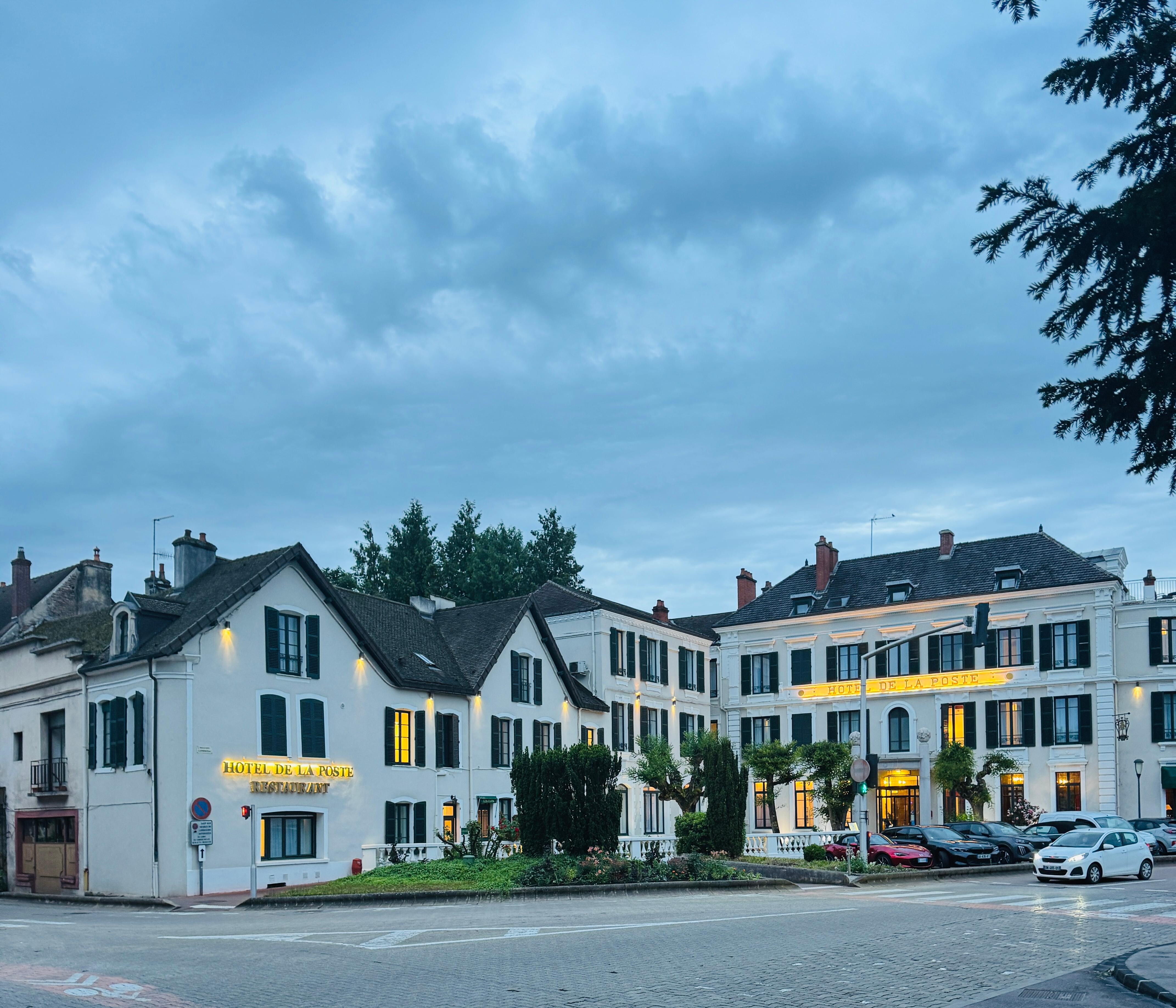 Outside photo of hotel
