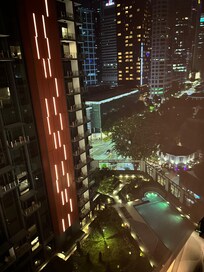 Hotellihuoneen ikkunanäkymä