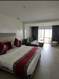 Room 140 - Oceanfront Deluxe