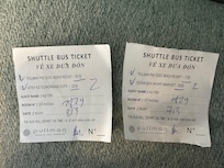 셔틀버스는 미리 예약하면 이렇게 표를 줍니다.