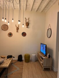 „Wohnbereich „ mit Fernseher nur mit spanischen Sendern