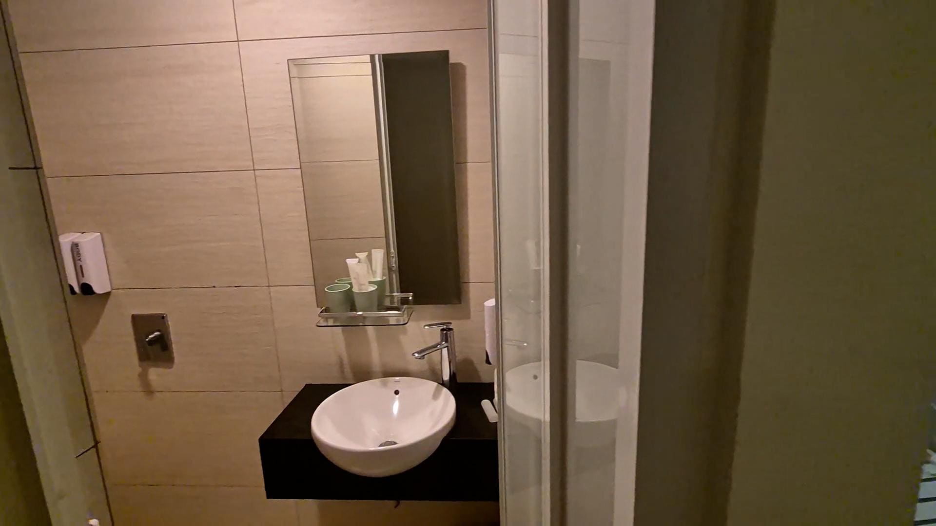 No hot water to miniature basin