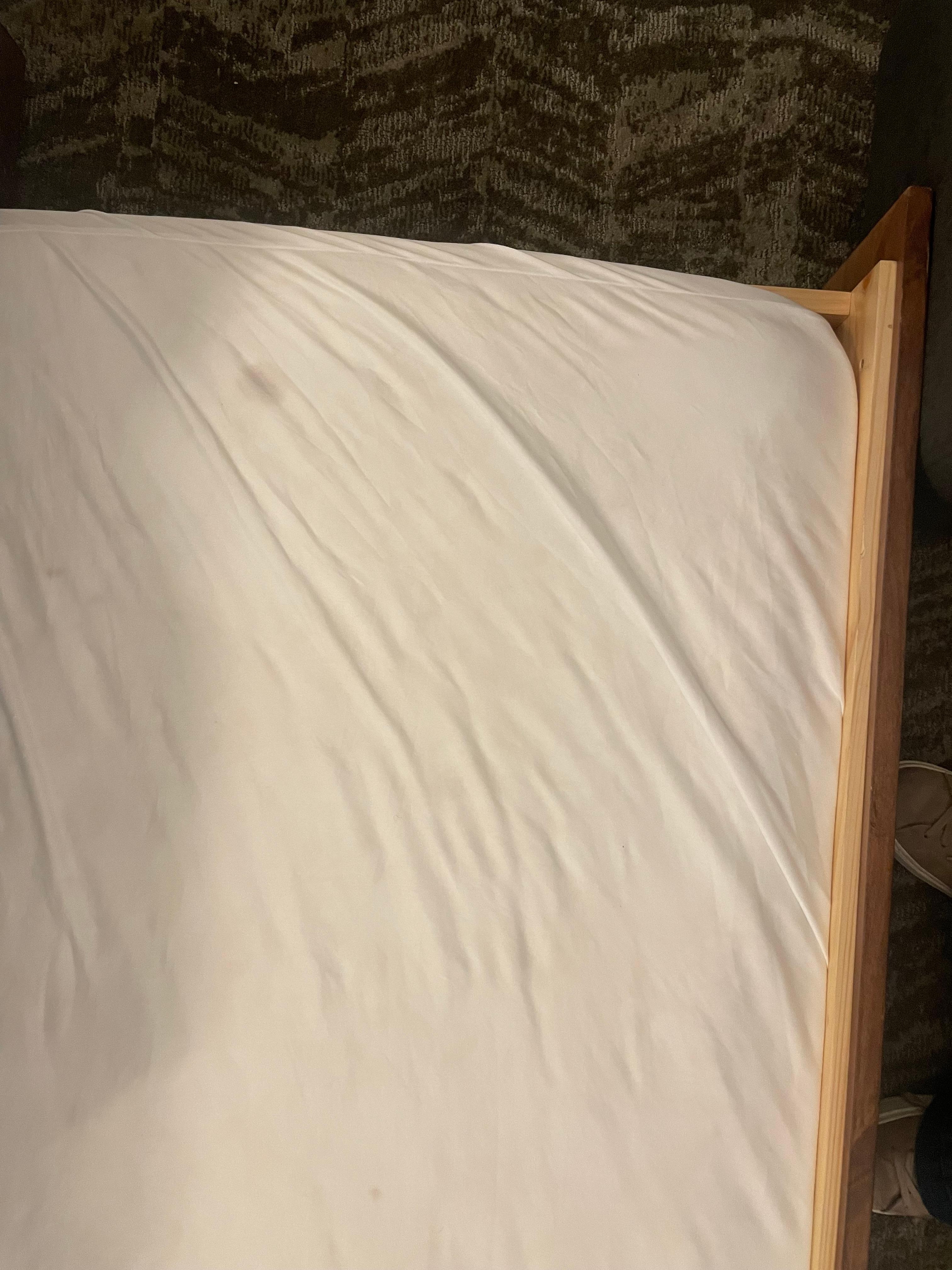 Colchón del sofá con manchas 