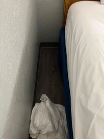 That is the roach on the floor - I wasn’t getting any closer.