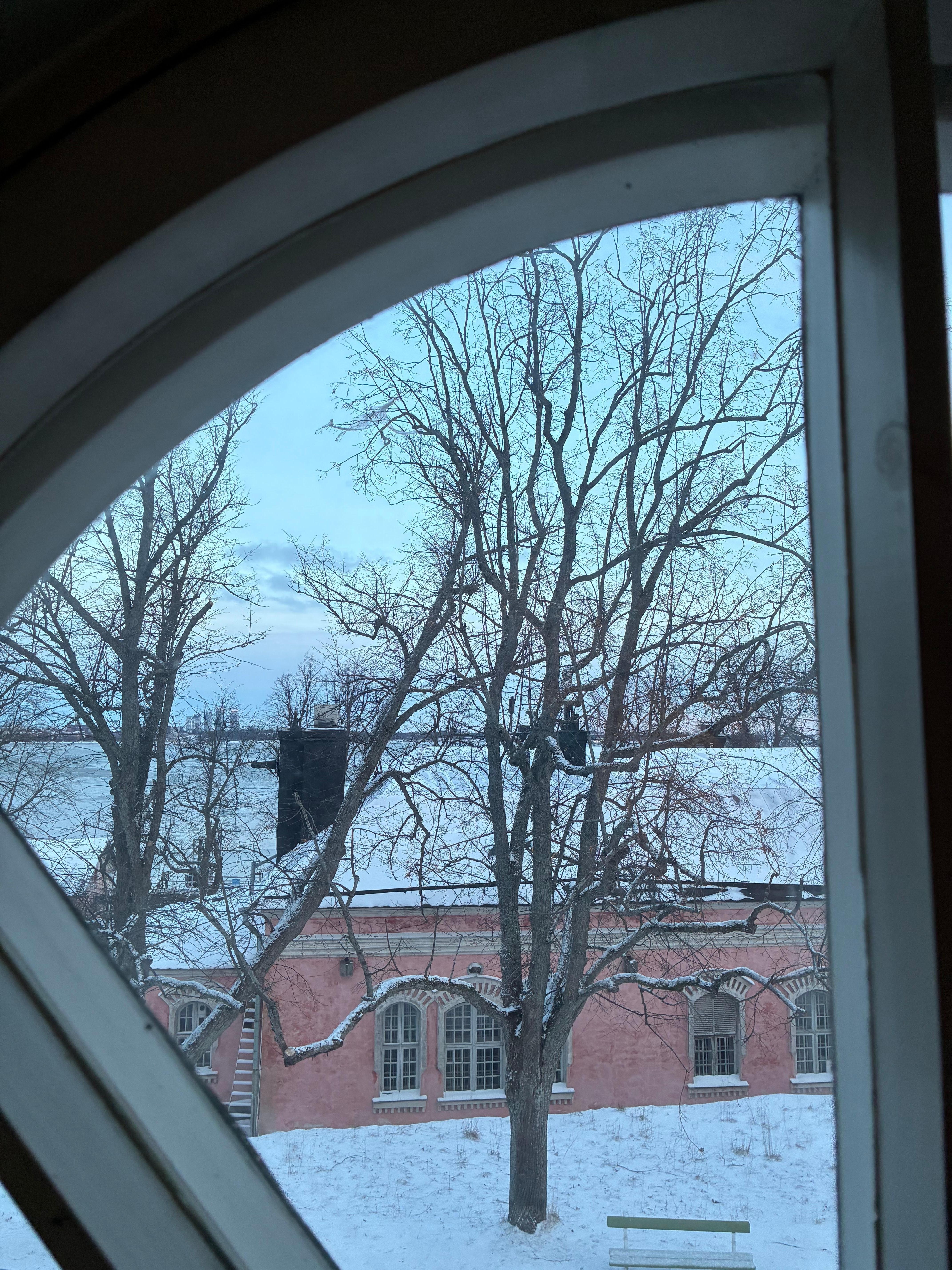 Näkymä huoneen ikkunasta