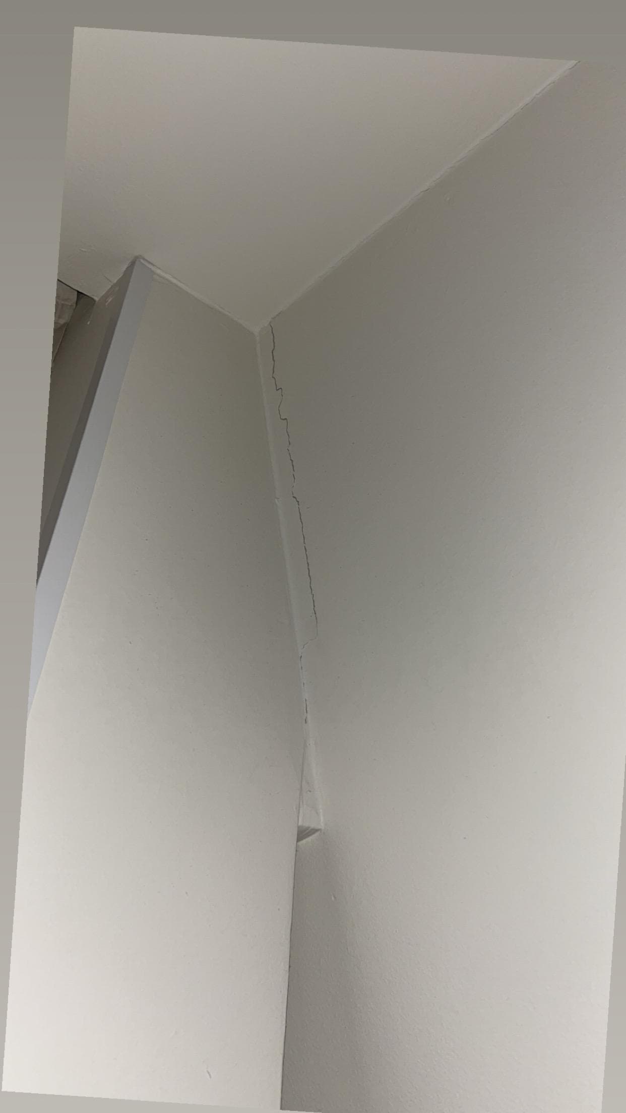 Mindre sætningsskade på 22. Sal