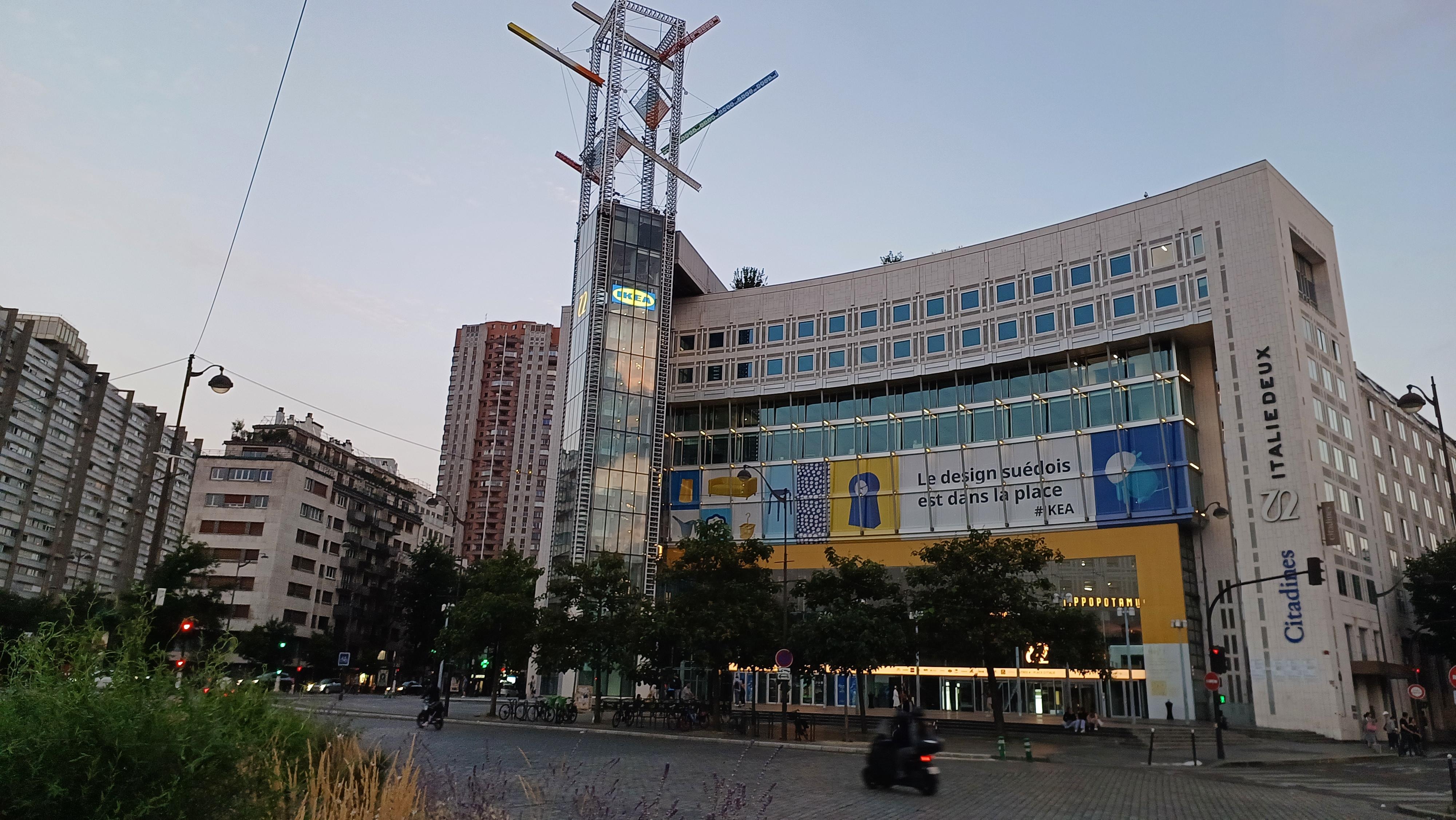 Complexo comercial a poucos metros