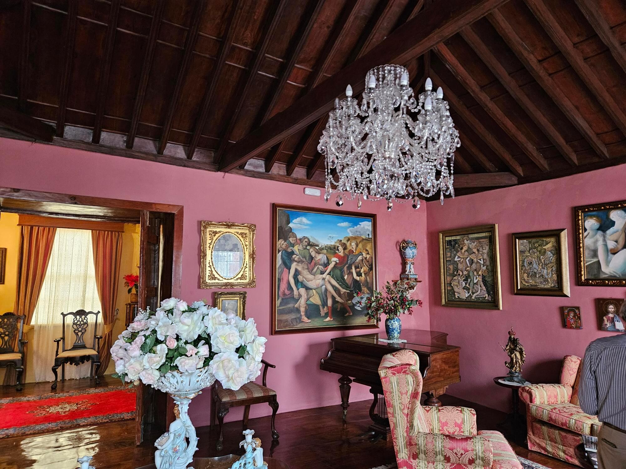 common living room for hotel guests