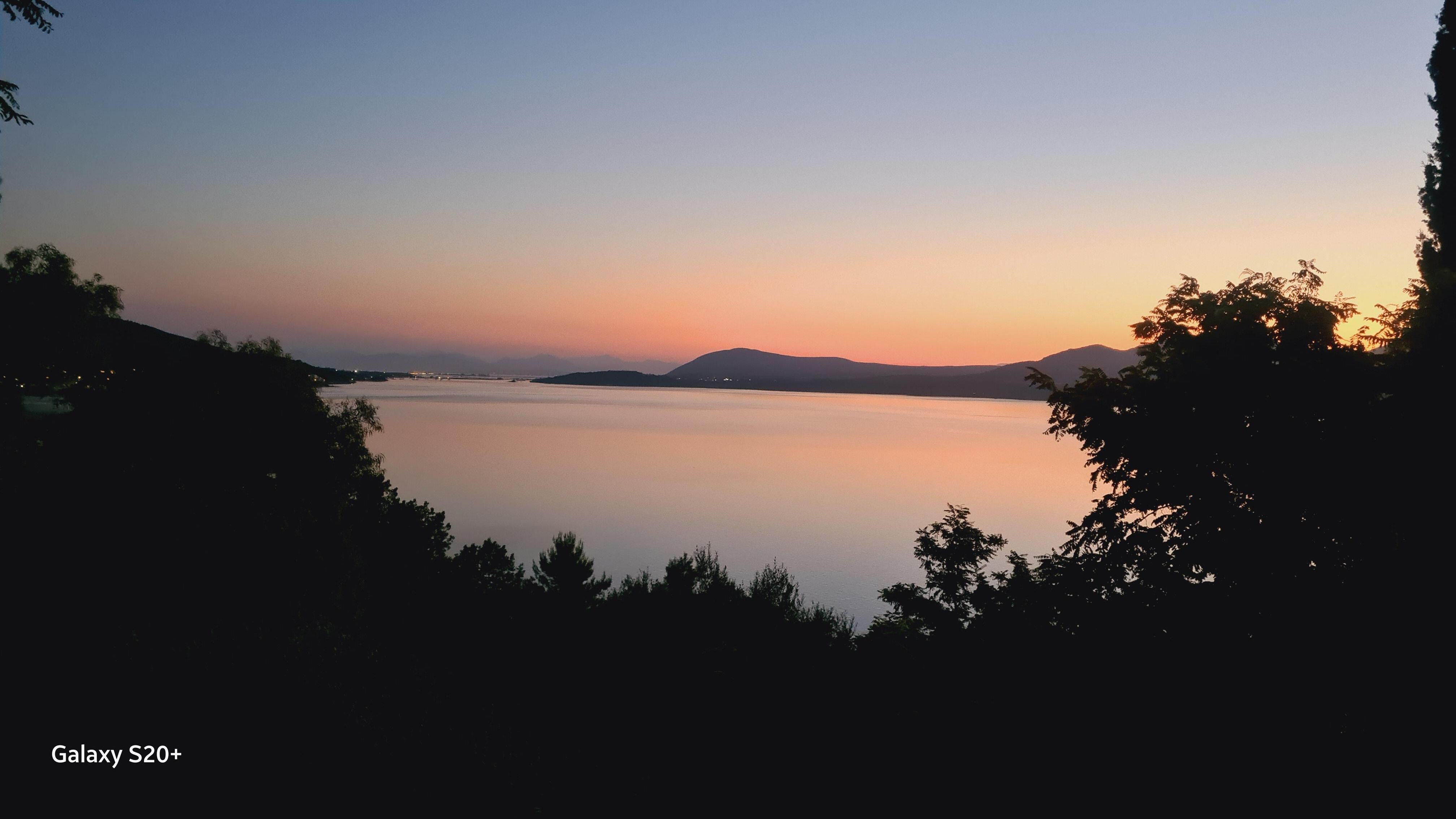 Panorama dal balcone della camera, vista mare parziale
