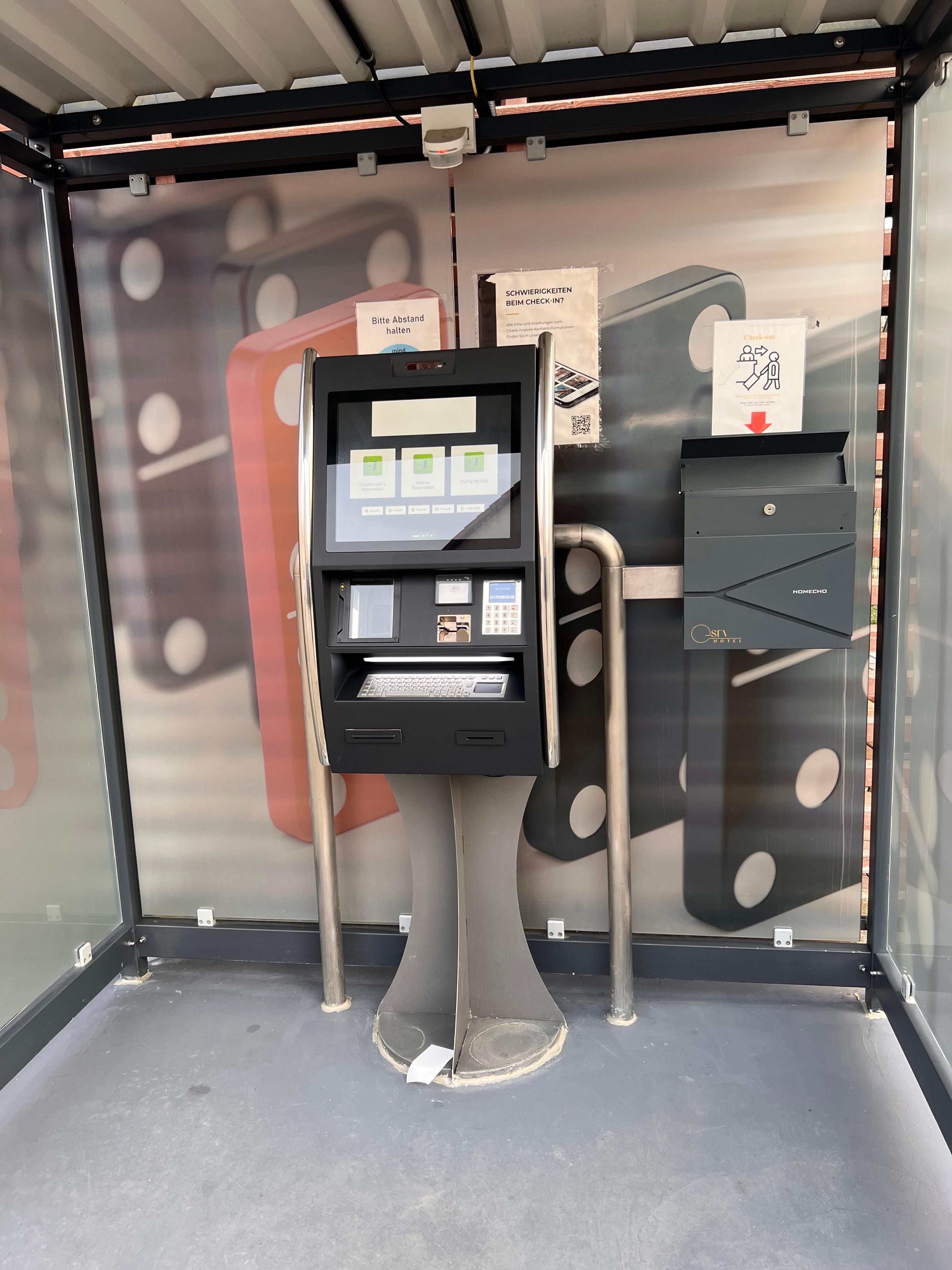 24h frontdesk - no one there and just a machine.  If you have issues to check in no helpline and no one from Hotels.com can help you.  You will be stocked in the middle of nowhere.   This is not a family friendly one.  