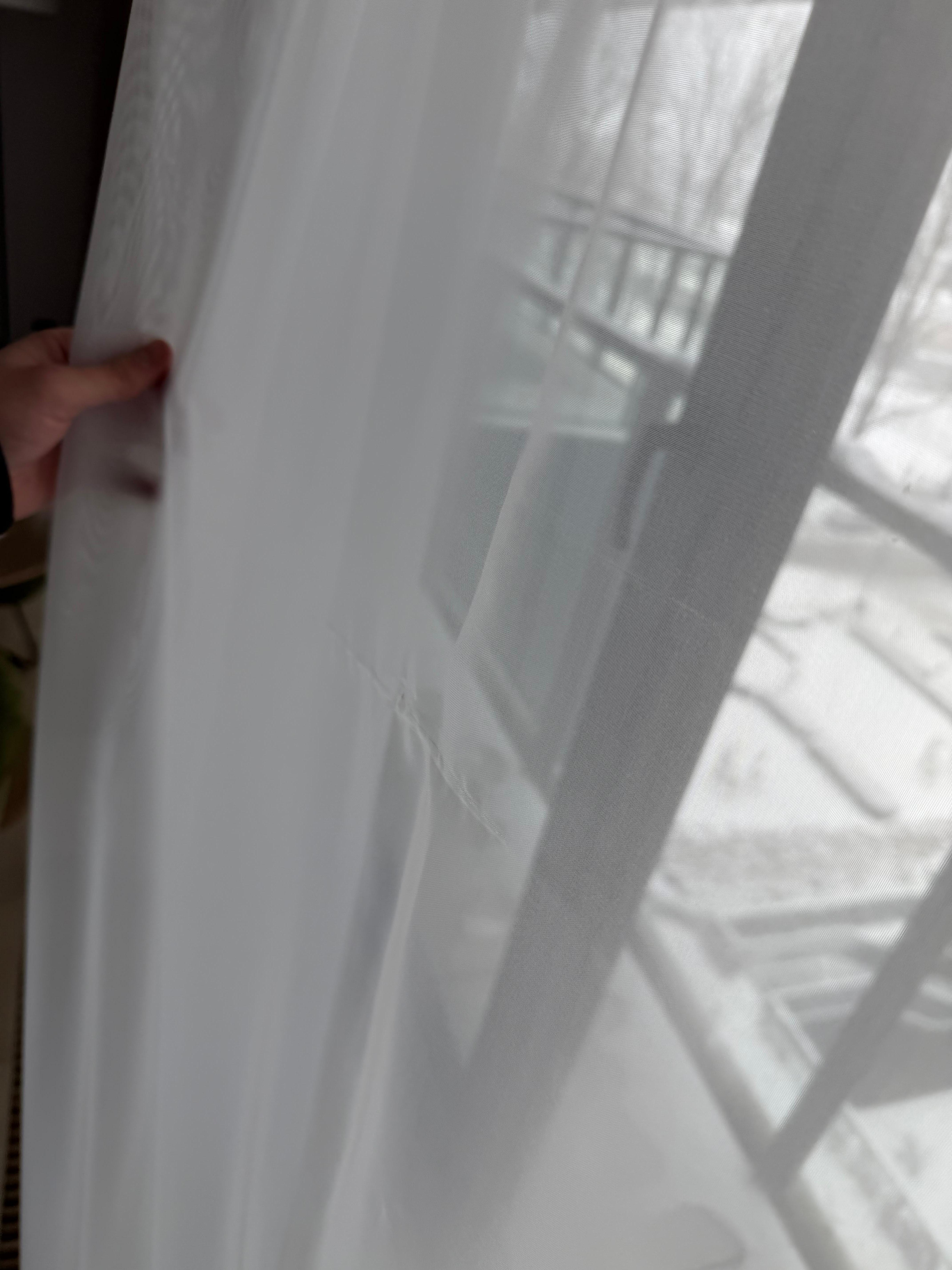 Blinds somehow had a lot of scag marks across them 