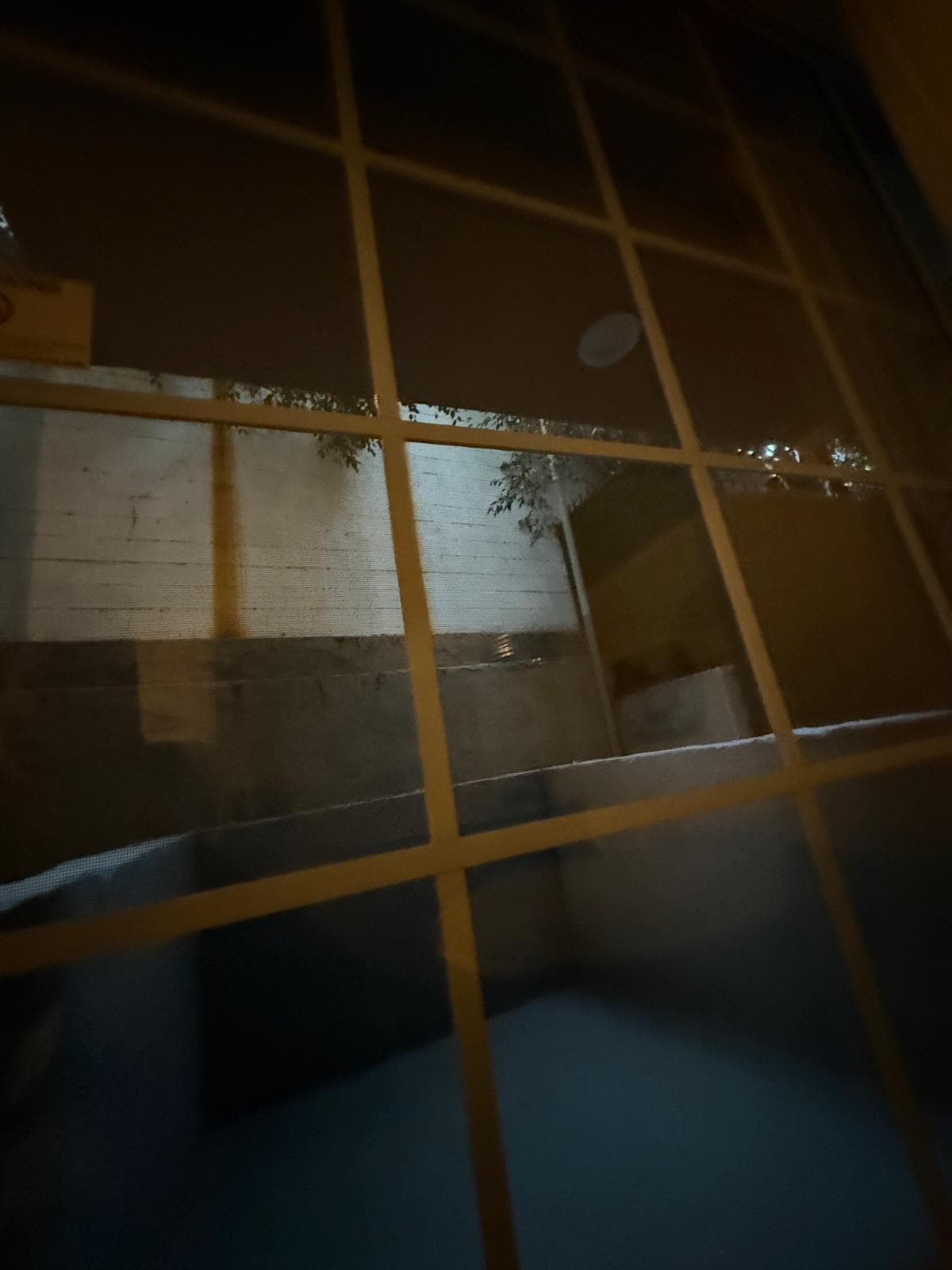 The room they wanted to give us first without daylight.