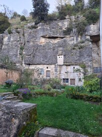 Jardin et son habitation troglodyte