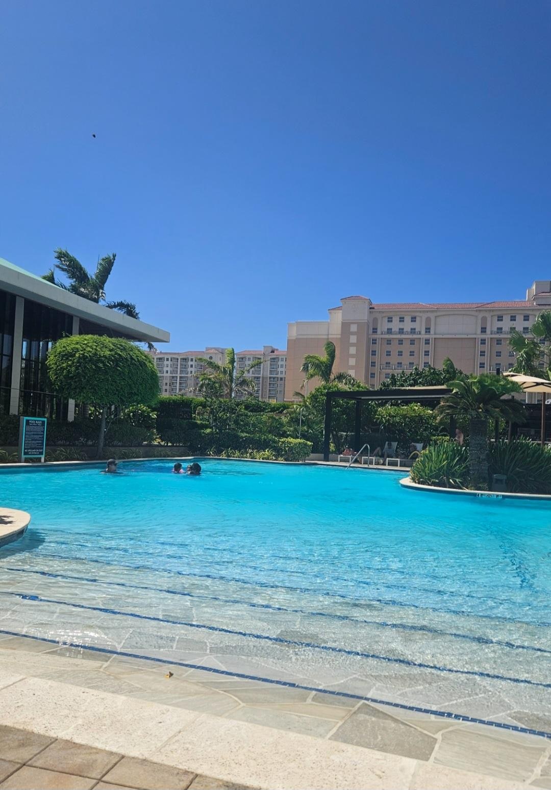 Saudades dessa piscina no final da tarde!