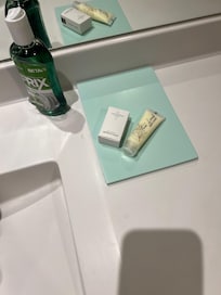 These were the only amenities, we had to use the kitchen soap to wash your hands.