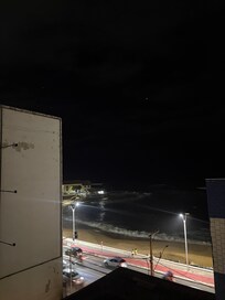 Vista lateral do hotel