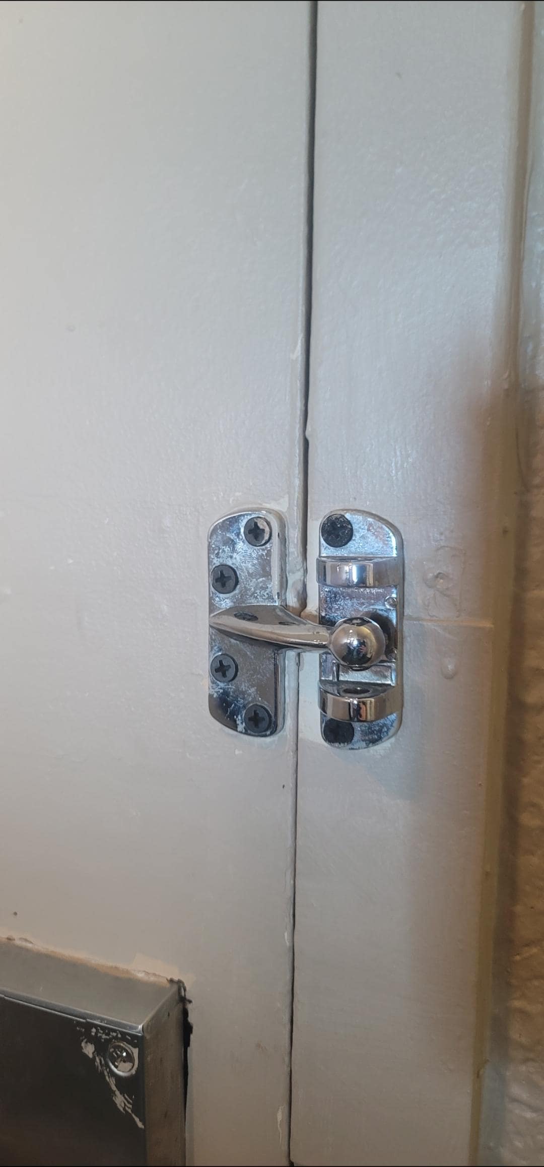 Missing locks for the main doors