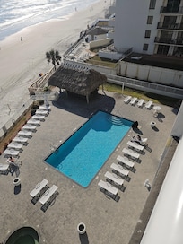 Pool and Tiki Bar,
Tiki Bar never open and that looks like for a long time.