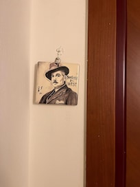 Chaque chambre a le mon d’une œuvre de Puccini.