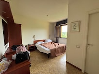 Spacious basic room