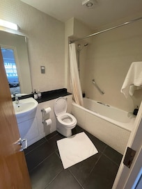 2nd room had a decent sized bathroom and tub.