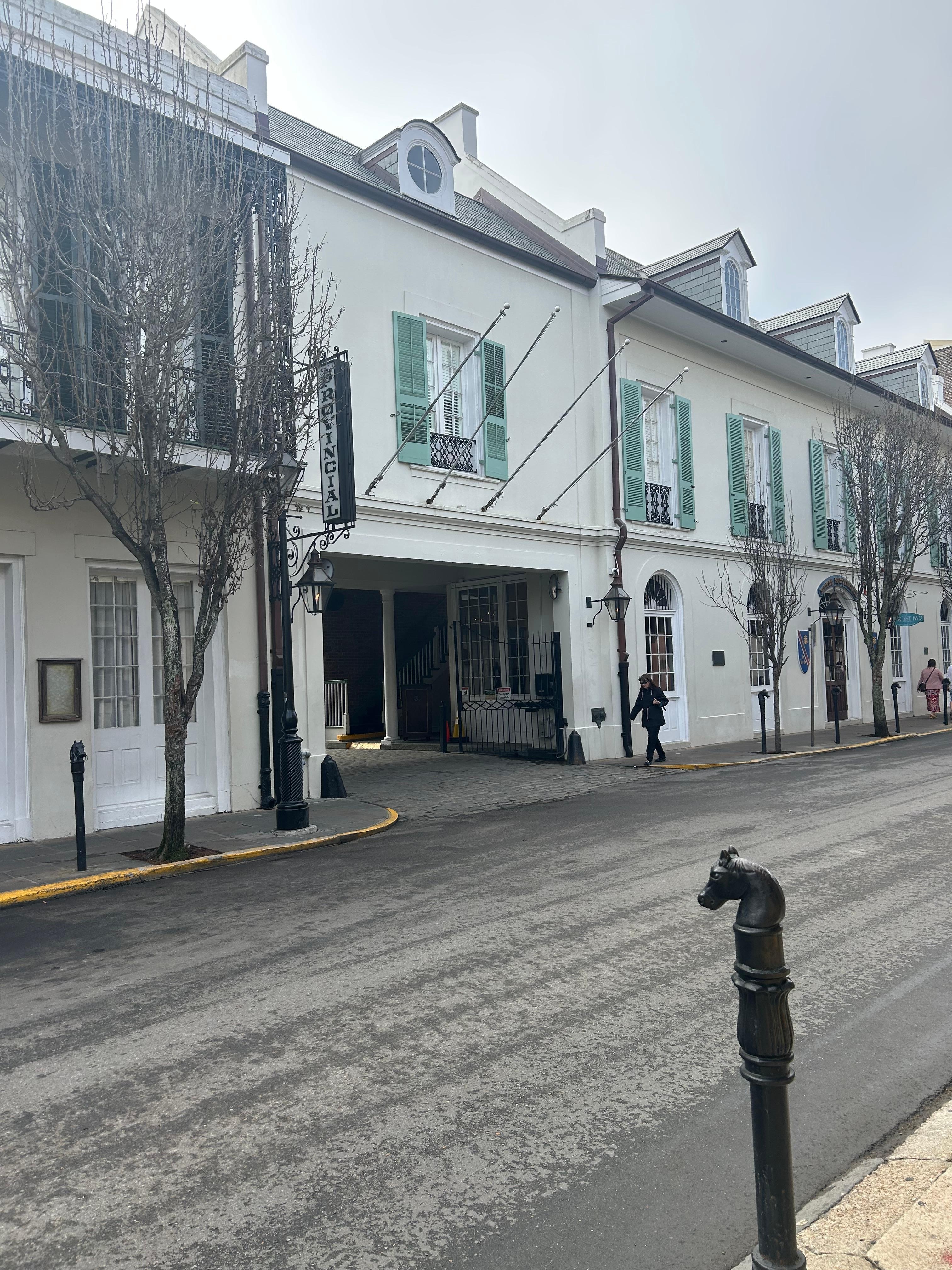 Entrance to the hotel