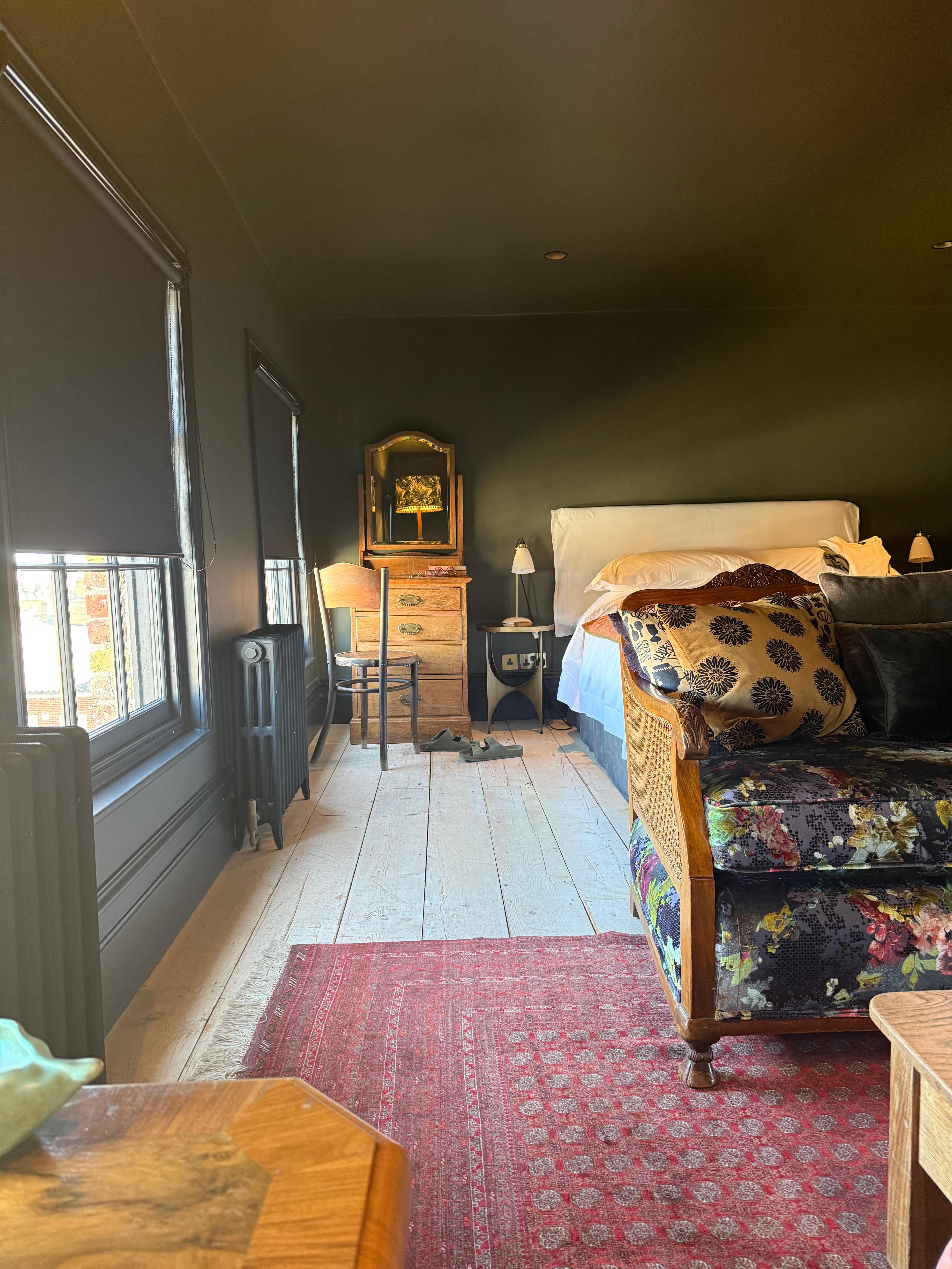 Room 4 