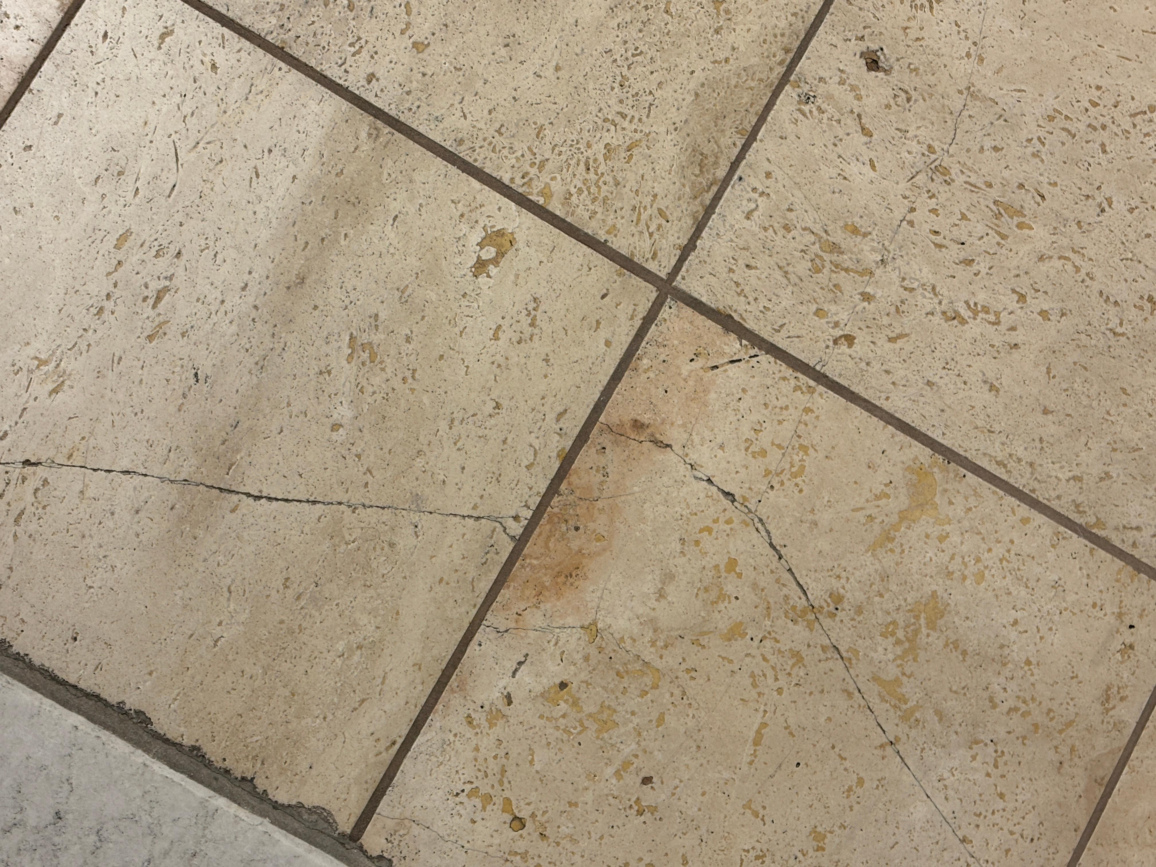Cracked tile in the bathroom 