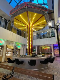 Le hall du bar et petit déjeuner