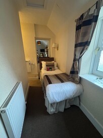 Nice rooms shown on the website… make sure you don’t get this one! Total rip off