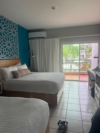 Double queen room