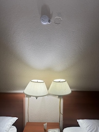 Fire detector without power, without batteries