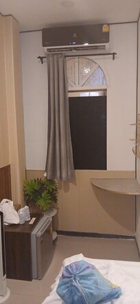 no window, blacked out