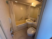 水回り お風呂は大きめでゆったりしている