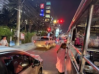 10パーツバスは目の前から乗れ便利